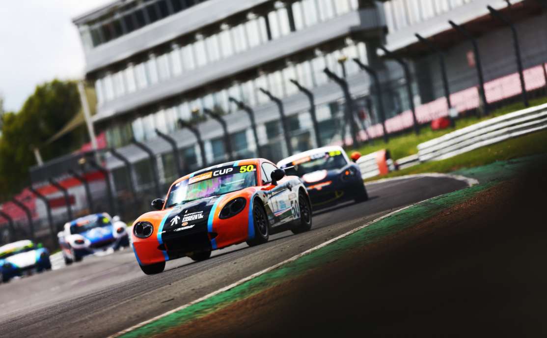 Warren Leads Class Winning Quintet In Ginetta GT5 Challenge - Ginetta